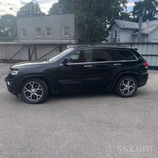 Melns Jeep Grand Cherokee 2020 Rīga, ar dzinēja tilpumu 3.00 L un nobraukumu 99 tūkst. km par 23500 €, foto 2 vietnē AUTOMOTO.COM.LV