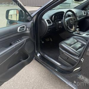 Melns Jeep Grand Cherokee 2020 Rīga, ar dzinēja tilpumu 3.00 L un nobraukumu 99 tūkst. km par 23500 €, foto 9 vietnē AUTOMOTO.COM.LV