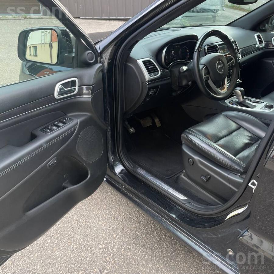 Melns Jeep Grand Cherokee 2020 Rīga, ar dzinēja tilpumu 3.00 L un nobraukumu 99 tūkst. km par 23500 €, foto 9 vietnē AUTOMOTO.COM.LV