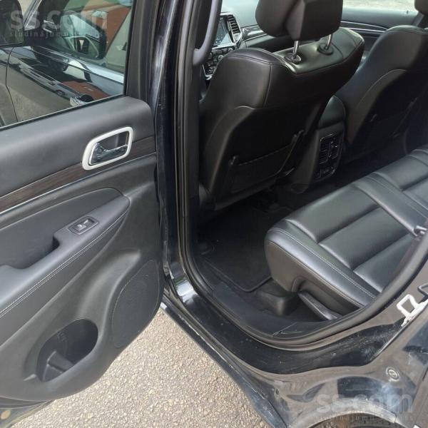 Melns Jeep Grand Cherokee 2020 Rīga, ar dzinēja tilpumu 3.00 L un nobraukumu 99 tūkst. km par 23500 €, foto 9 vietnē AUTOMOTO.COM.LV