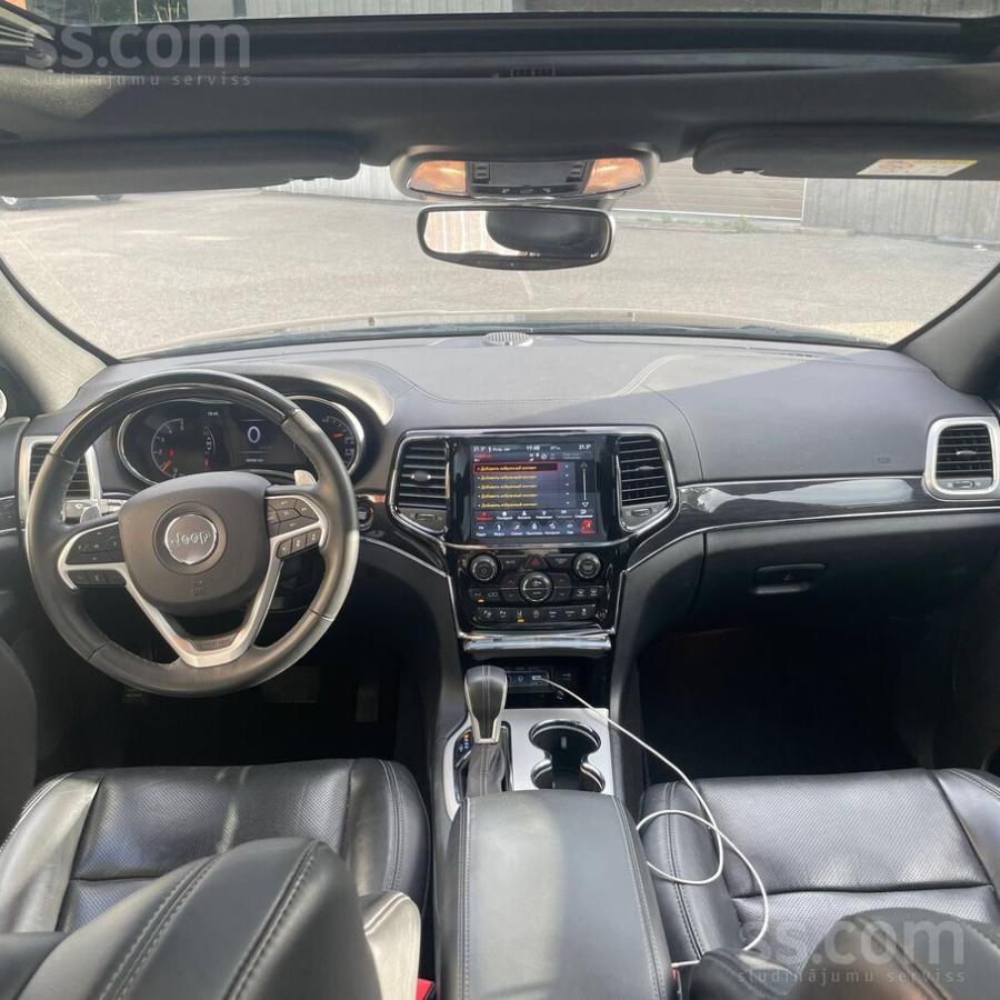 Melns Jeep Grand Cherokee 2020 Rīga, ar dzinēja tilpumu 3.00 L un nobraukumu 99 tūkst. km par 23500 €, foto 20 vietnē AUTOMOTO.COM.LV