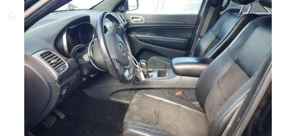 Black Jeep Grand Cherokee 2020 in Kaunas, with an engine capacity of 3.60 L and mileage of 75 thousand km for 10800 €, photo 8 on AUTOMOTO.COM.LV