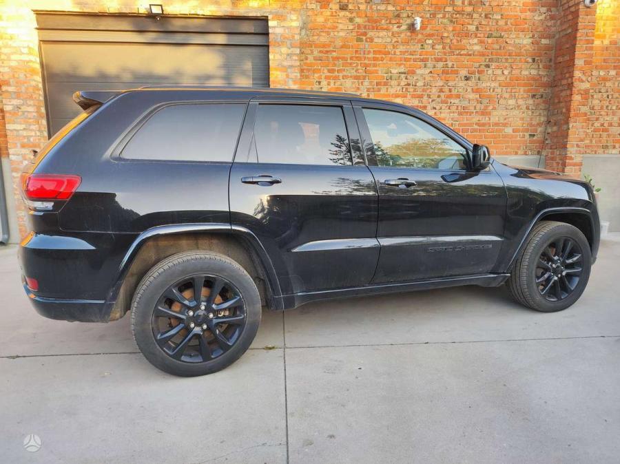Melns Jeep Grand Cherokee 2020 Kauņa, ar dzinēja tilpumu 3.60 L un nobraukumu 75 tūkst. km par 11400 €, foto 6 vietnē AUTOMOTO.COM.LV