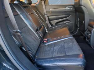 Melns Jeep Grand Cherokee 2020 Kauņa, ar dzinēja tilpumu 3.60 L un nobraukumu 75 tūkst. km par 11400 €, foto 27 vietnē AUTOMOTO.COM.LV