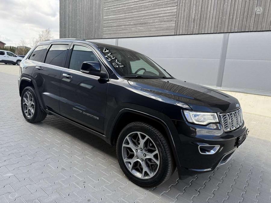 Melns Jeep Grand Cherokee 2020 Šauļi, ar dzinēja tilpumu 2.99 L un nobraukumu 240 tūkst. km par 13200 €, foto 4 vietnē AUTOMOTO.COM.LV