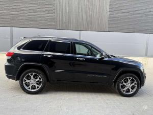 Melns Jeep Grand Cherokee 2020 Šauļi, ar dzinēja tilpumu 2.99 L un nobraukumu 240 tūkst. km par 13200 €, foto 5 vietnē AUTOMOTO.COM.LV