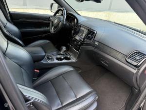 Melns Jeep Grand Cherokee 2020 Šauļi, ar dzinēja tilpumu 2.99 L un nobraukumu 240 tūkst. km par 13200 €, foto 9 vietnē AUTOMOTO.COM.LV