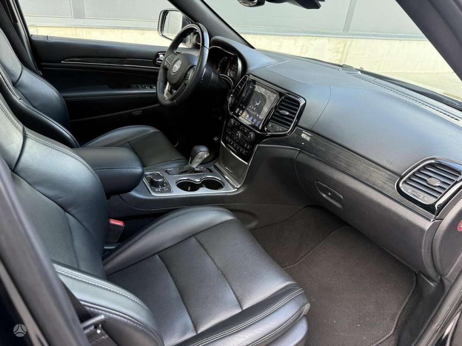 Melns Jeep Grand Cherokee 2020 Šauļi, ar dzinēja tilpumu 2.99 L un nobraukumu 240 tūkst. km par 13200 €, foto 9 vietnē AUTOMOTO.COM.LV