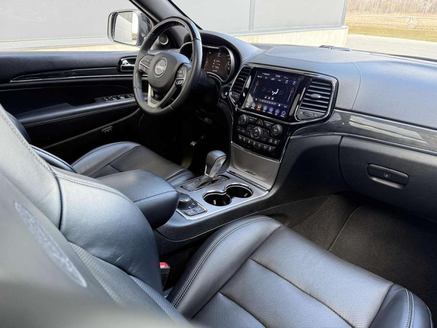 Melns Jeep Grand Cherokee 2020 Šauļi, ar dzinēja tilpumu 2.99 L un nobraukumu 240 tūkst. km par 13200 €, foto 11 vietnē AUTOMOTO.COM.LV