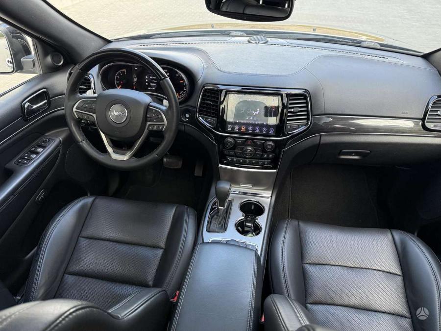 Melns Jeep Grand Cherokee 2020 Šauļi, ar dzinēja tilpumu 2.99 L un nobraukumu 240 tūkst. km par 13200 €, foto 13 vietnē AUTOMOTO.COM.LV