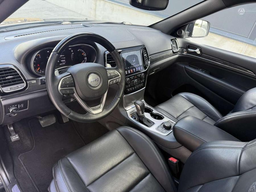 Melns Jeep Grand Cherokee 2020 Šauļi, ar dzinēja tilpumu 2.99 L un nobraukumu 240 tūkst. km par 13200 €, foto 16 vietnē AUTOMOTO.COM.LV