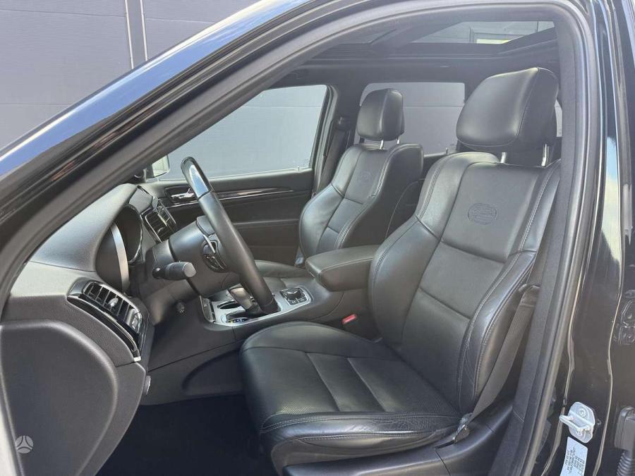 Melns Jeep Grand Cherokee 2020 Šauļi, ar dzinēja tilpumu 2.99 L un nobraukumu 240 tūkst. km par 13200 €, foto 17 vietnē AUTOMOTO.COM.LV