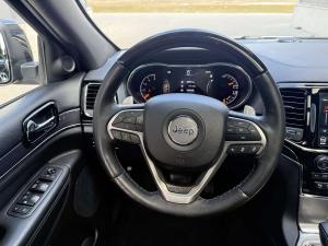Melns Jeep Grand Cherokee 2020 Šauļi, ar dzinēja tilpumu 2.99 L un nobraukumu 240 tūkst. km par 13200 €, foto 20 vietnē AUTOMOTO.COM.LV