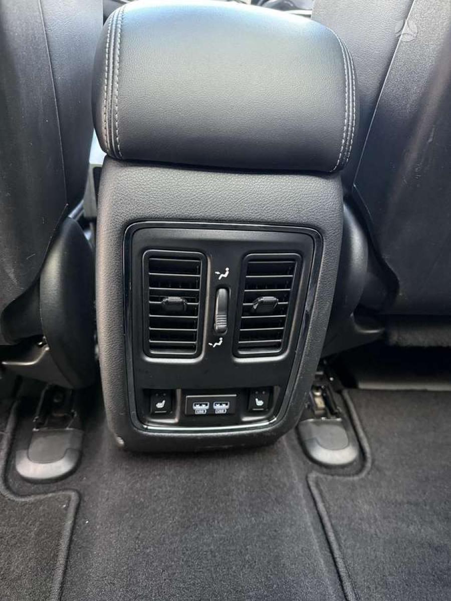 Melns Jeep Grand Cherokee 2020 Šauļi, ar dzinēja tilpumu 2.99 L un nobraukumu 240 tūkst. km par 13200 €, foto 24 vietnē AUTOMOTO.COM.LV