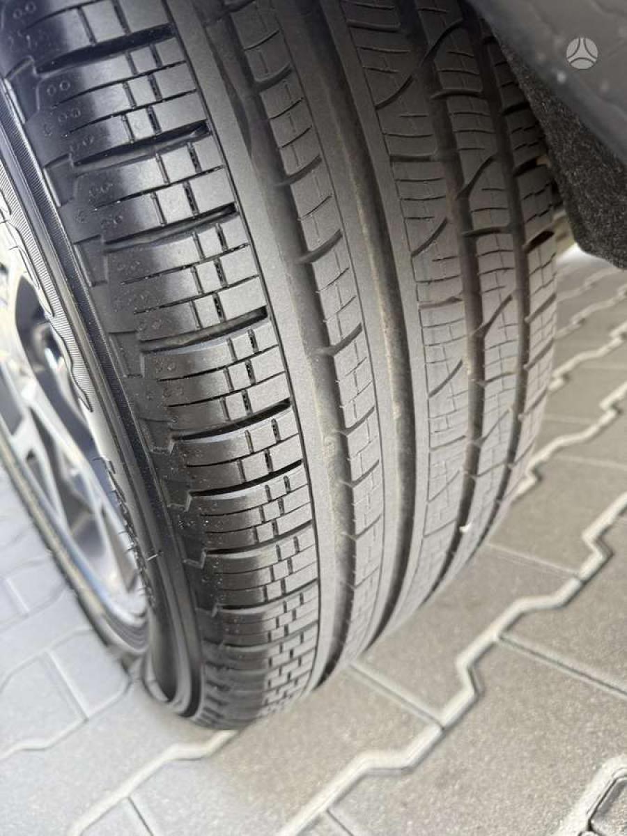 Melns Jeep Grand Cherokee 2020 Šauļi, ar dzinēja tilpumu 2.99 L un nobraukumu 240 tūkst. km par 13200 €, foto 28 vietnē AUTOMOTO.COM.LV