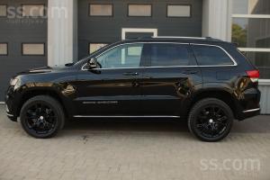 Black Jeep Grand Cherokee 2020 in Riga, with an engine capacity of 3.00 L and mileage of 0 thousand km for 26800 €, photo 4 on AUTOMOTO.COM.LV