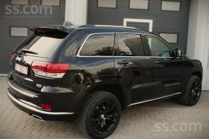 Black Jeep Grand Cherokee 2020 in Riga, with an engine capacity of 3.00 L and mileage of 0 thousand km for 26800 €, photo 7 on AUTOMOTO.COM.LV