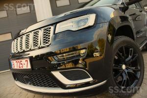 Black Jeep Grand Cherokee 2020 in Riga, with an engine capacity of 3.00 L and mileage of 0 thousand km for 26800 €, photo 12 on AUTOMOTO.COM.LV