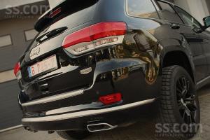 Black Jeep Grand Cherokee 2020 in Riga, with an engine capacity of 3.00 L and mileage of 0 thousand km for 26800 €, photo 13 on AUTOMOTO.COM.LV