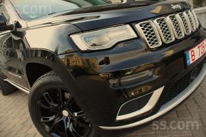 Black Jeep Grand Cherokee 2020 in Riga, with an engine capacity of 3.00 L and mileage of 0 thousand km for 26800 €, photo 15 on AUTOMOTO.COM.LV