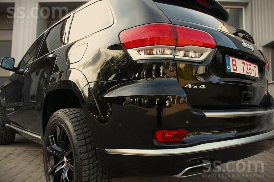 Black Jeep Grand Cherokee 2020 in Riga, with an engine capacity of 3.00 L and mileage of 0 thousand km for 26800 €, photo 16 on AUTOMOTO.COM.LV