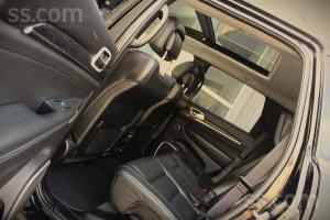 Black Jeep Grand Cherokee 2020 in Riga, with an engine capacity of 3.00 L and mileage of 0 thousand km for 26800 €, photo 19 on AUTOMOTO.COM.LV