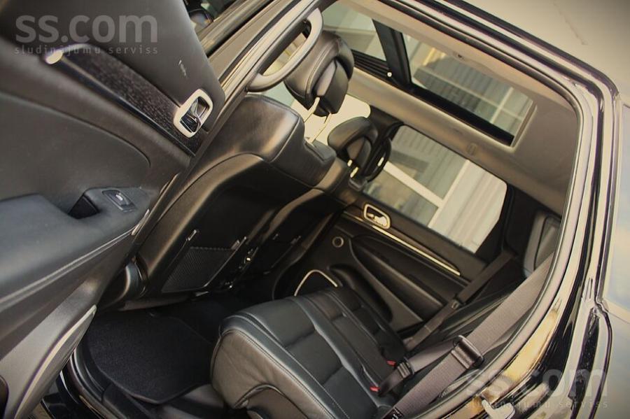 Black Jeep Grand Cherokee 2020 in Riga, with an engine capacity of 3.00 L and mileage of 0 thousand km for 26800 €, photo 19 on AUTOMOTO.COM.LV