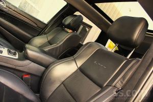 Black Jeep Grand Cherokee 2020 in Riga, with an engine capacity of 3.00 L and mileage of 0 thousand km for 26800 €, photo 20 on AUTOMOTO.COM.LV