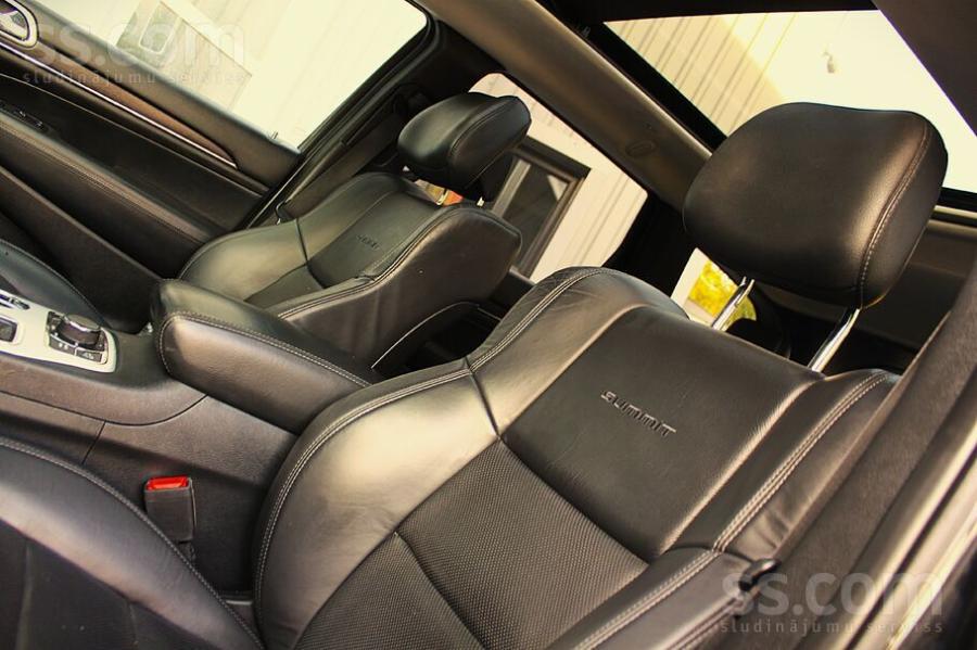 Black Jeep Grand Cherokee 2020 in Riga, with an engine capacity of 3.00 L and mileage of 0 thousand km for 26800 €, photo 20 on AUTOMOTO.COM.LV