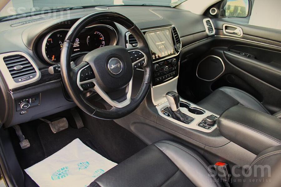 Black Jeep Grand Cherokee 2020 in Riga, with an engine capacity of 3.00 L and mileage of 0 thousand km for 26800 €, photo 22 on AUTOMOTO.COM.LV