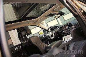 Black Jeep Grand Cherokee 2020 in Riga, with an engine capacity of 3.00 L and mileage of 0 thousand km for 26800 €, photo 23 on AUTOMOTO.COM.LV