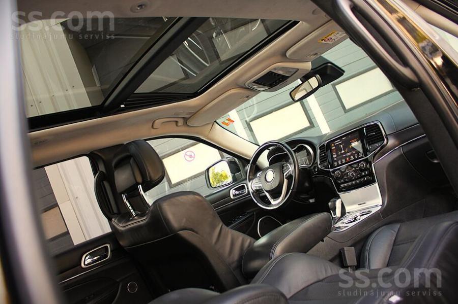 Black Jeep Grand Cherokee 2020 in Riga, with an engine capacity of 3.00 L and mileage of 0 thousand km for 26800 €, photo 23 on AUTOMOTO.COM.LV