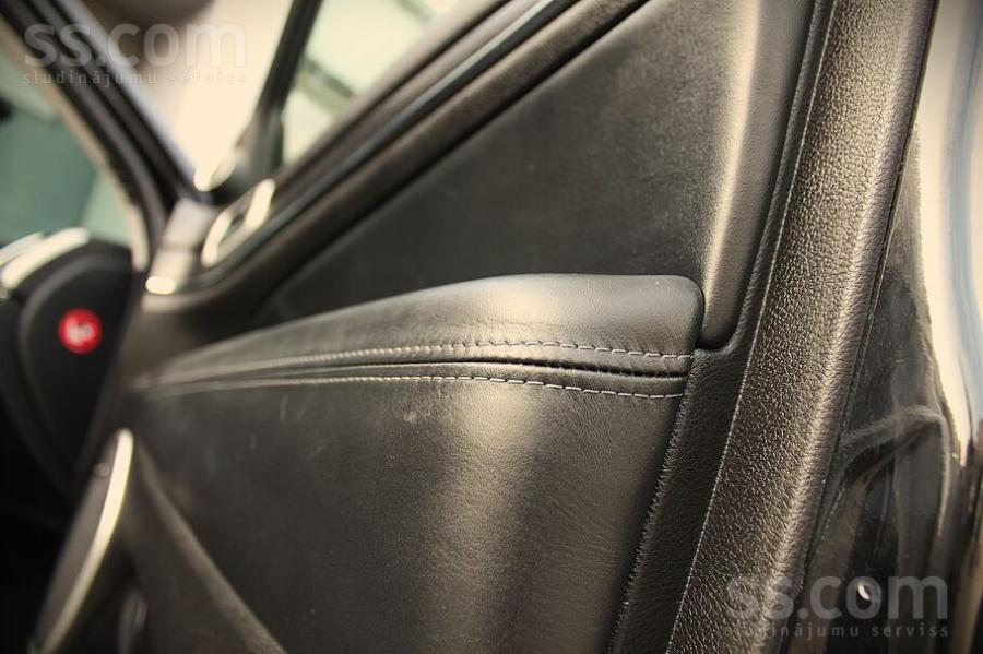 Black Jeep Grand Cherokee 2020 in Riga, with an engine capacity of 3.00 L and mileage of 0 thousand km for 26800 €, photo 26 on AUTOMOTO.COM.LV
