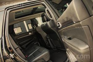 Black Jeep Grand Cherokee 2020 in Riga, with an engine capacity of 3.00 L and mileage of 0 thousand km for 26800 €, photo 28 on AUTOMOTO.COM.LV