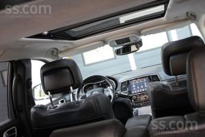 Black Jeep Grand Cherokee 2020 in Riga, with an engine capacity of 3.00 L and mileage of 0 thousand km for 26800 €, photo 32 on AUTOMOTO.COM.LV