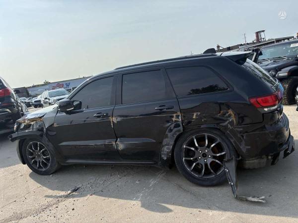 Black Jeep Grand Cherokee 2020 in Klaipeda, with an engine capacity of 3.60 L and mileage of 61 thousand km for 13350 €, photo 4 on AUTOMOTO.COM.LV