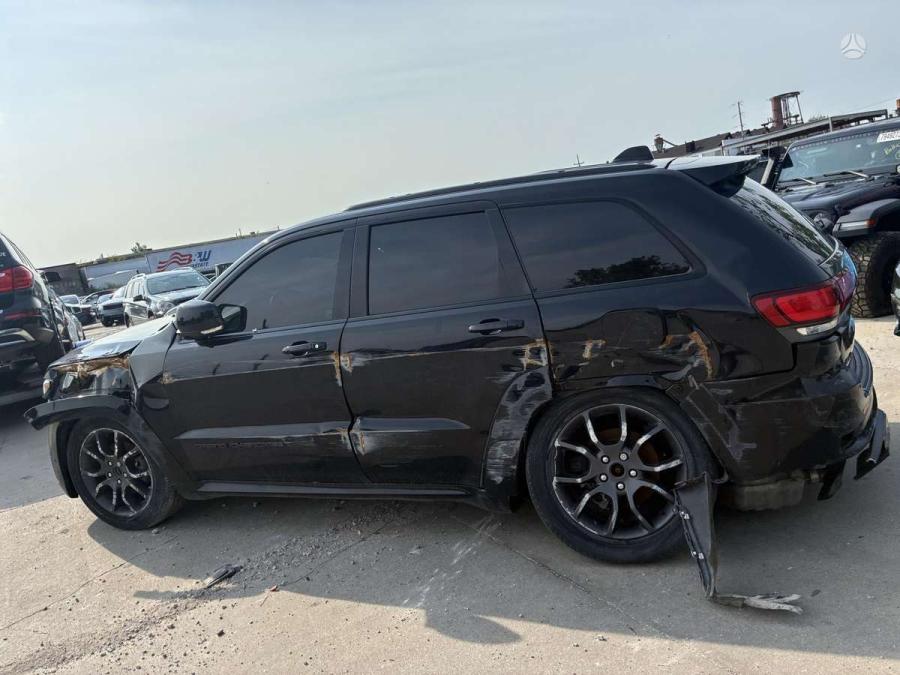 Melns Jeep Grand Cherokee 2020 Klaipėda, ar dzinēja tilpumu 3.60 L un nobraukumu 61 tūkst. km par 13350 €, foto 4 vietnē AUTOMOTO.COM.LV