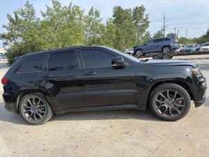Melns Jeep Grand Cherokee 2020 Klaipėda, ar dzinēja tilpumu 3.60 L un nobraukumu 61 tūkst. km par 13350 €, foto 5 vietnē AUTOMOTO.COM.LV