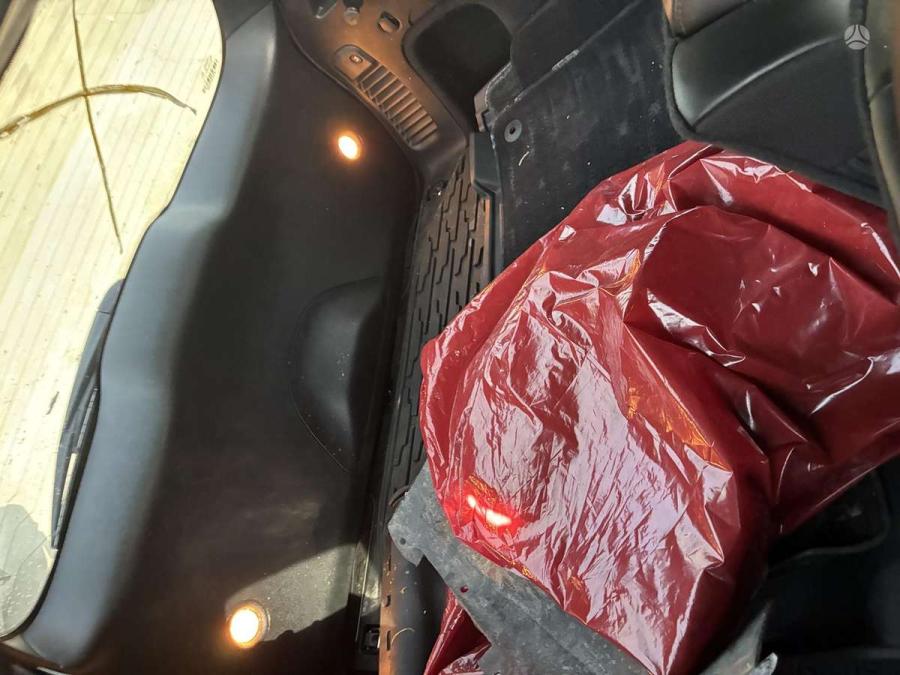 Melns Jeep Grand Cherokee 2020 Klaipėda, ar dzinēja tilpumu 3.60 L un nobraukumu 61 tūkst. km par 13350 €, foto 21 vietnē AUTOMOTO.COM.LV