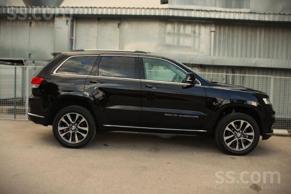 Melns Jeep Grand Cherokee 2020 Rīga, ar dzinēja tilpumu 3.00 L un nobraukumu 0 tūkst. km par 21990 €, foto 8 vietnē AUTOMOTO.COM.LV
