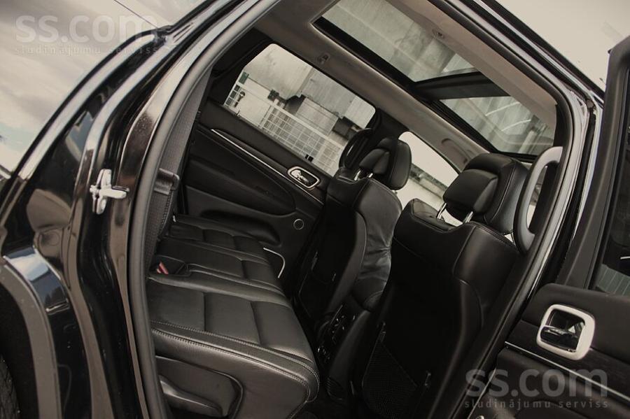 Melns Jeep Grand Cherokee 2020 Rīga, ar dzinēja tilpumu 3.00 L un nobraukumu 0 tūkst. km par 21990 €, foto 26 vietnē AUTOMOTO.COM.LV