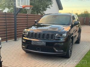 Black Jeep Grand Cherokee 2020 in Jurmala, with an engine capacity of 3.00 L and mileage of 0 thousand km for 20950 €, photo 3 on AUTOMOTO.COM.LV