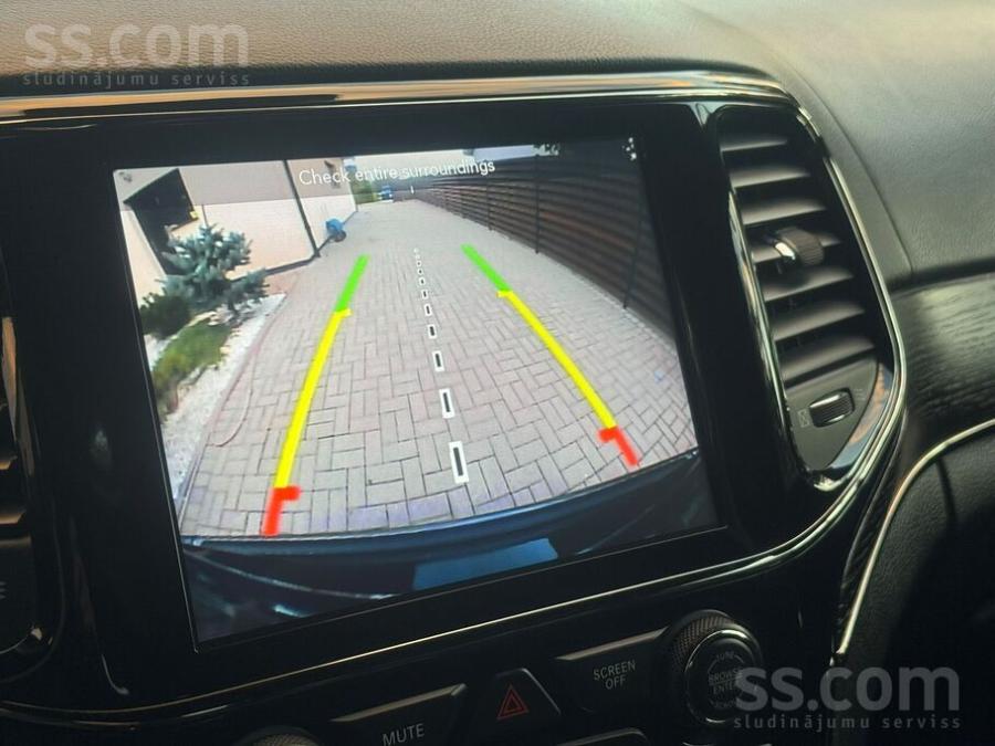 Black Jeep Grand Cherokee 2020 in Jurmala, with an engine capacity of 3.00 L and mileage of 0 thousand km for 20950 €, photo 22 on AUTOMOTO.COM.LV