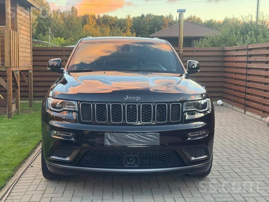 Black Jeep Grand Cherokee 2020 in Jurmala, with an engine capacity of 3.00 L and mileage of 0 thousand km for 20950 €, photo 25 on AUTOMOTO.COM.LV