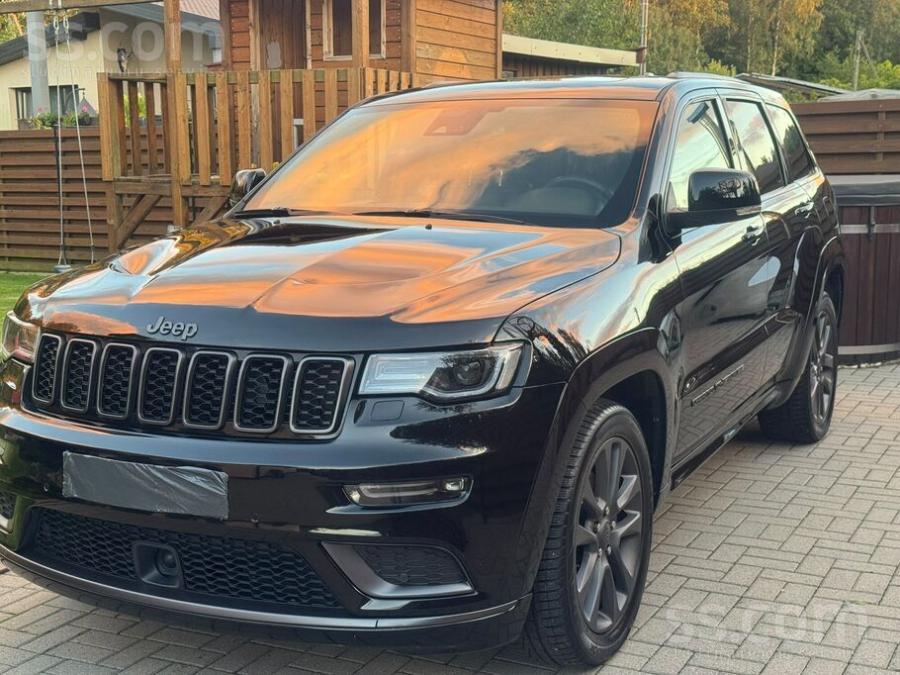 Black Jeep Grand Cherokee 2020 in Jurmala, with an engine capacity of 3.00 L and mileage of 0 thousand km for 20950 €, photo 26 on AUTOMOTO.COM.LV