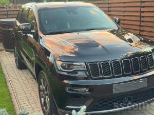 Black Jeep Grand Cherokee 2020 in Jurmala, with an engine capacity of 3.00 L and mileage of 0 thousand km for 20950 €, photo 27 on AUTOMOTO.COM.LV