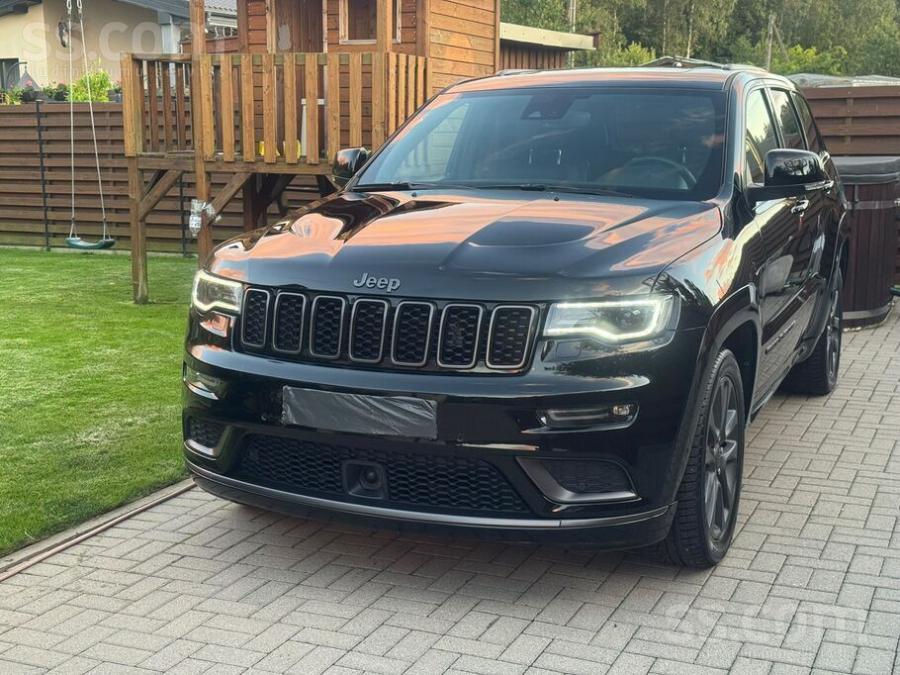 Black Jeep Grand Cherokee 2020 in Jurmala, with an engine capacity of 3.00 L and mileage of 0 thousand km for 20950 €, photo 31 on AUTOMOTO.COM.LV