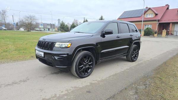 Melns Jeep Grand Cherokee 2021 Šauļi, ar dzinēja tilpumu 3.60 L un nobraukumu 79 tūkst. km par 21500 €, foto 1 vietnē AUTOMOTO.COM.LV