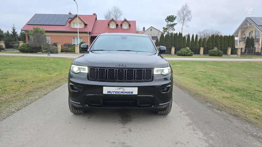 Black Jeep Grand Cherokee 2021 in Siauliai, with an engine capacity of 3.60 L and mileage of 79 thousand km for 21500 €, photo 2 on AUTOMOTO.COM.LV