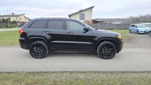 Black Jeep Grand Cherokee 2021 in Siauliai, with an engine capacity of 3.60 L and mileage of 79 thousand km for 21500 €, photo 4 on AUTOMOTO.COM.LV